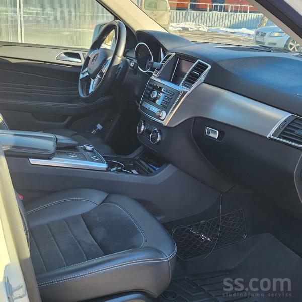 Balts Mercedes-Benz ML 350 2013 Rīga, ar dzinēja tilpumu 3.00 L un nobraukumu 190 tūkst. km par 15100 €, foto 9 vietnē AUTOMOTO.COM.LV
