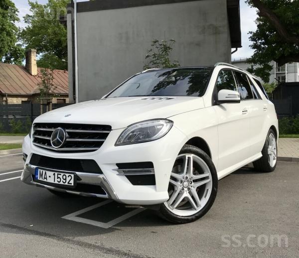 White Mercedes-Benz ML 350 2013 in Riga, with an engine capacity of 3.00 L and mileage of 227 thousand km for 15700 €, photo 2 on AUTOMOTO.COM.LV