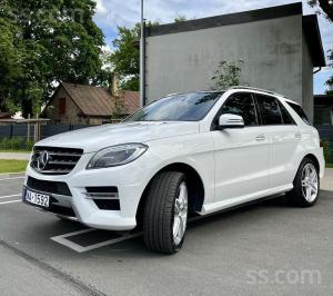 Белый Мерседес МЛ 350 2013 в Рига, объемом двигателя 3.00 л и пробегом 227 тыс. км за 15700 €, фото 8 на AUTOMOTO.COM.LV