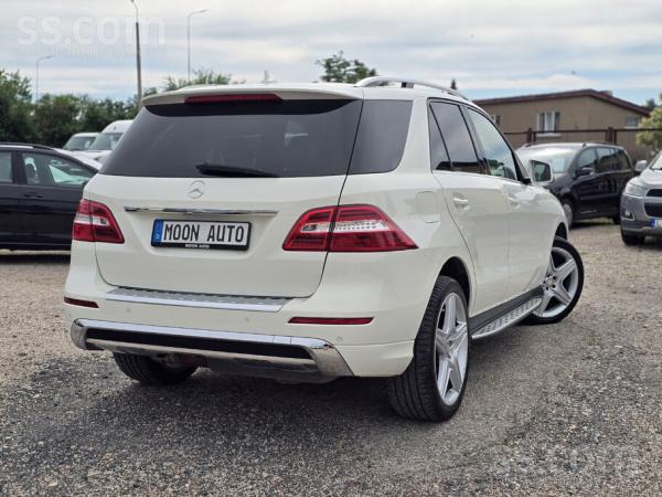 Balts Mercedes-Benz ML 350 2013 Liepāja, ar dzinēja tilpumu 3.00 L un nobraukumu 269 tūkst. km par 16900 €, foto 2 vietnē AUTOMOTO.COM.LV