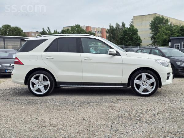 Balts Mercedes-Benz ML 350 2013 Liepāja, ar dzinēja tilpumu 3.00 L un nobraukumu 269 tūkst. km par 16900 €, foto 5 vietnē AUTOMOTO.COM.LV