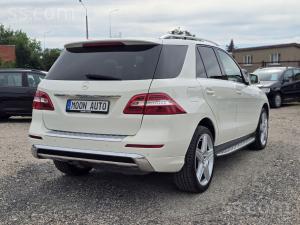 White Mercedes-Benz ML 350 2013 in Liepaja, with an engine capacity of 3.00 L and mileage of 269 thousand km for 16900 €, photo 7 on AUTOMOTO.COM.LV