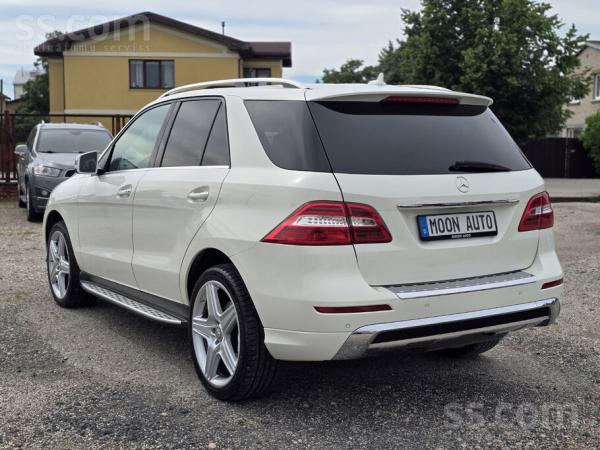 Balts Mercedes-Benz ML 350 2013 Liepāja, ar dzinēja tilpumu 3.00 L un nobraukumu 269 tūkst. km par 16900 €, foto 8 vietnē AUTOMOTO.COM.LV