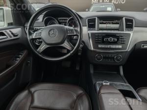 White Mercedes-Benz ML 350 2013 in Liepaja, with an engine capacity of 3.00 L and mileage of 269 thousand km for 16900 €, photo 14 on AUTOMOTO.COM.LV
