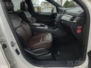 White Mercedes-Benz ML 350 2013 in Liepaja, with an engine capacity of 3.00 L and mileage of 269 thousand km for 16900 €, photo 18 on AUTOMOTO.COM.LV