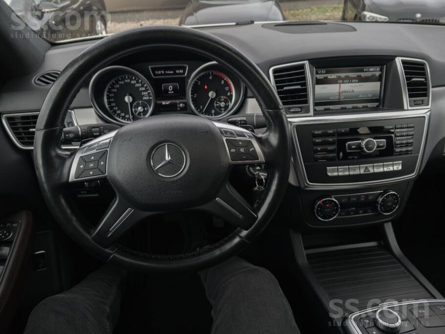 White Mercedes-Benz ML 350 2013 in Liepaja, with an engine capacity of 3.00 L and mileage of 269 thousand km for 16900 €, photo 23 on AUTOMOTO.COM.LV
