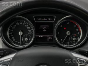 White Mercedes-Benz ML 350 2013 in Liepaja, with an engine capacity of 3.00 L and mileage of 269 thousand km for 16900 €, photo 24 on AUTOMOTO.COM.LV