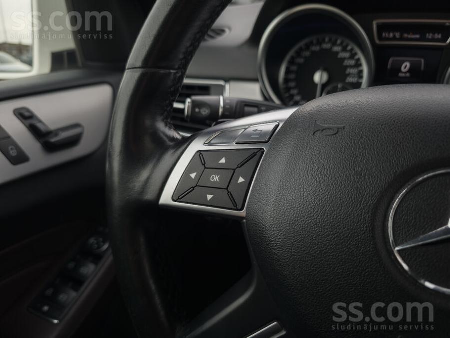 White Mercedes-Benz ML 350 2013 in Liepaja, with an engine capacity of 3.00 L and mileage of 269 thousand km for 16900 €, photo 25 on AUTOMOTO.COM.LV