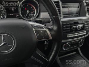 White Mercedes-Benz ML 350 2013 in Liepaja, with an engine capacity of 3.00 L and mileage of 269 thousand km for 16900 €, photo 26 on AUTOMOTO.COM.LV