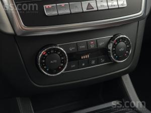 White Mercedes-Benz ML 350 2013 in Liepaja, with an engine capacity of 3.00 L and mileage of 269 thousand km for 16900 €, photo 32 on AUTOMOTO.COM.LV