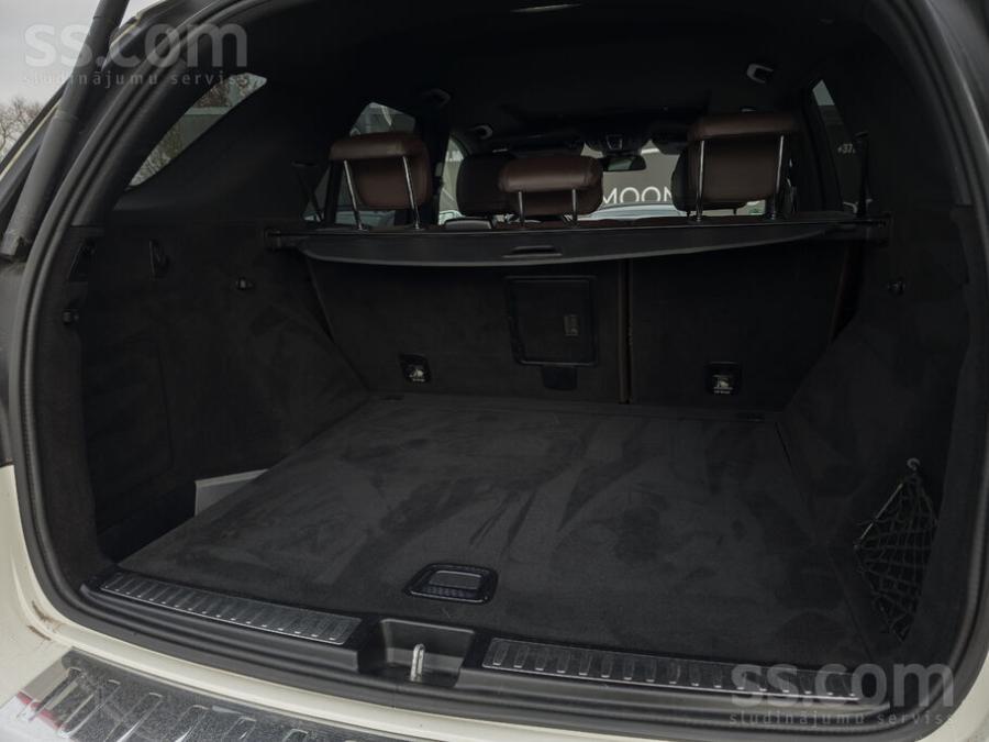 White Mercedes-Benz ML 350 2013 in Liepaja, with an engine capacity of 3.00 L and mileage of 269 thousand km for 16900 €, photo 33 on AUTOMOTO.COM.LV