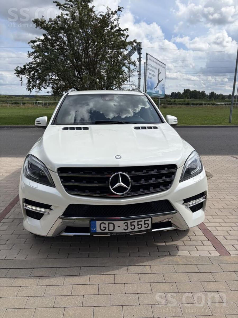 White Mercedes-Benz ML 350 2013 in Jurmala, with an engine capacity of 3.00 L and mileage of 188 thousand km for 21000 €, photo 1 on AUTOMOTO.COM.LV