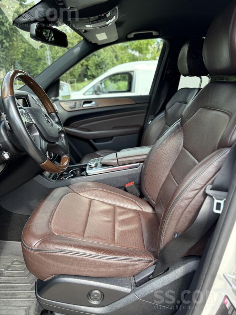 White Mercedes-Benz ML 350 2013 in Jurmala, with an engine capacity of 3.00 L and mileage of 188 thousand km for 21000 €, photo 13 on AUTOMOTO.COM.LV