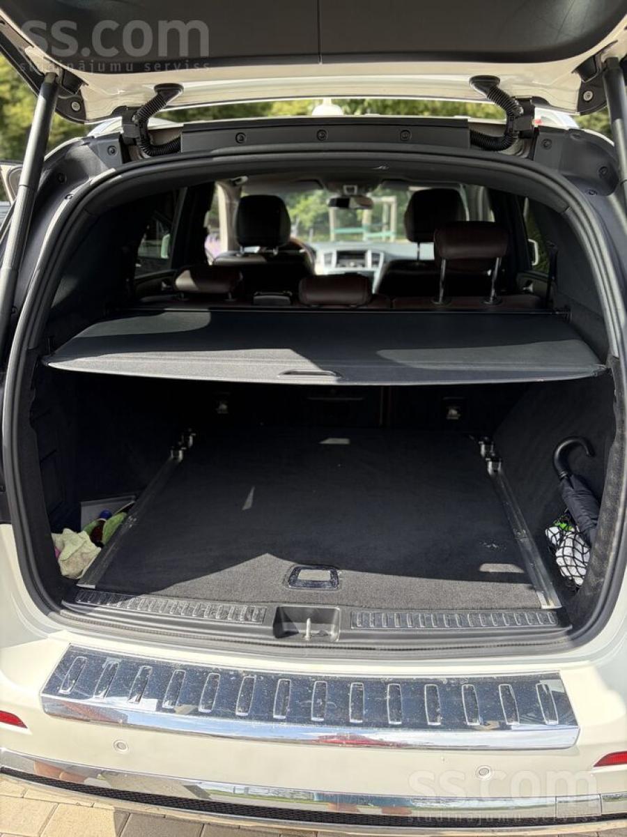 White Mercedes-Benz ML 350 2013 in Jurmala, with an engine capacity of 3.00 L and mileage of 188 thousand km for 21000 €, photo 21 on AUTOMOTO.COM.LV