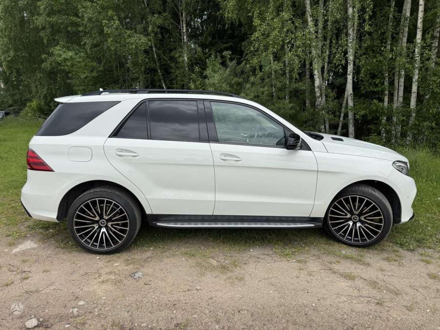 Белый Мерседес МЛ 350 2013 в Вильнюс, объемом двигателя 3.50 л и пробегом 249 тыс. км за 16300 €, фото 3 на AUTOMOTO.COM.LV