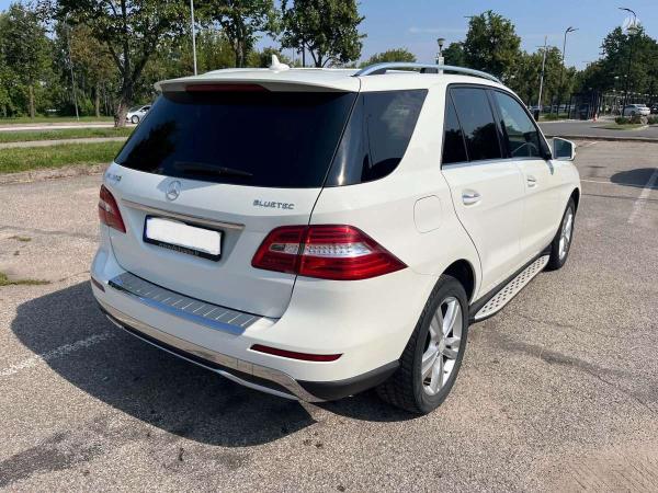 Balts Mercedes-Benz ML 350 2013 Kauņa, ar dzinēja tilpumu 2.99 L un nobraukumu 205 tūkst. km par 15300 €, foto 3 vietnē AUTOMOTO.COM.LV