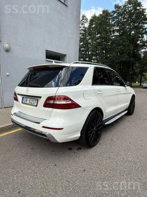 Balts Mercedes-Benz ML 350 2013 Rīga, ar dzinēja tilpumu 3.00 L un nobraukumu 0 tūkst. km par 13900 €, foto 4 vietnē AUTOMOTO.COM.LV