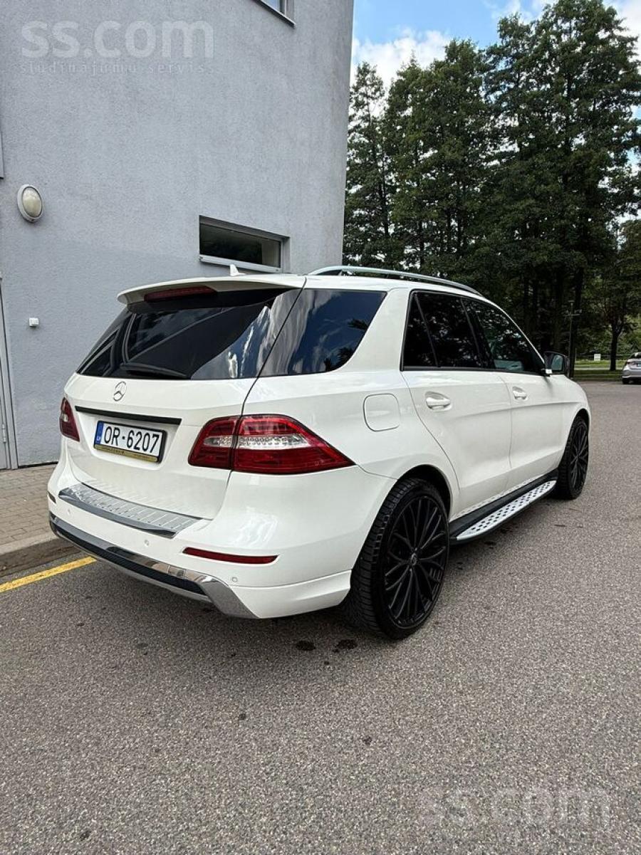 Balts Mercedes-Benz ML 350 2013 Rīga, ar dzinēja tilpumu 3.00 L un nobraukumu 0 tūkst. km par 13900 €, foto 4 vietnē AUTOMOTO.COM.LV