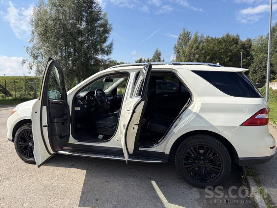 Balts Mercedes-Benz ML 350 2013 Rīga, ar dzinēja tilpumu 3.00 L un nobraukumu 274 tūkst. km par 9499 €, foto 3 vietnē AUTOMOTO.COM.LV