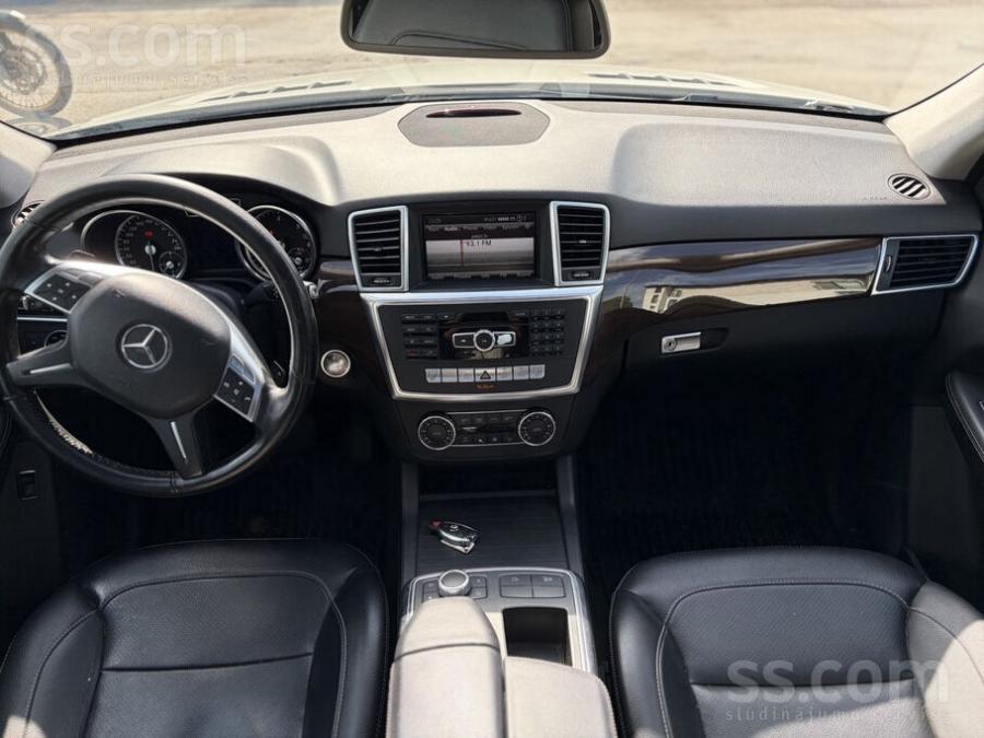 Balts Mercedes-Benz ML 350 2013 Rīga, ar dzinēja tilpumu 3.00 L un nobraukumu 274 tūkst. km par 9499 €, foto 7 vietnē AUTOMOTO.COM.LV