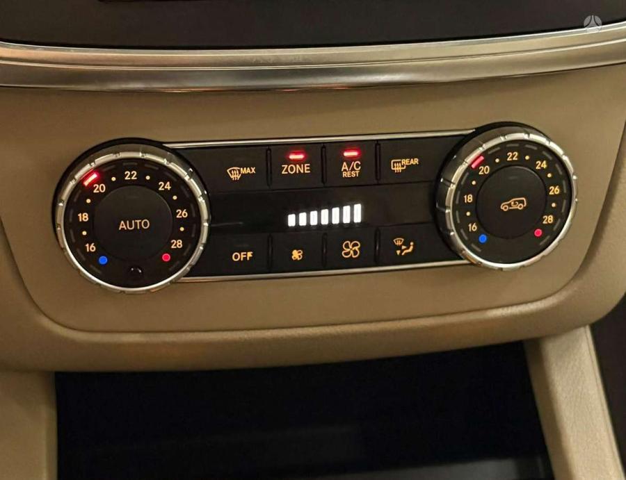 Balts Mercedes-Benz ML 350 2014 Marijampole, ar dzinēja tilpumu 2.99 L un nobraukumu 303 tūkst. km par 14450 €, foto 6 vietnē AUTOMOTO.COM.LV