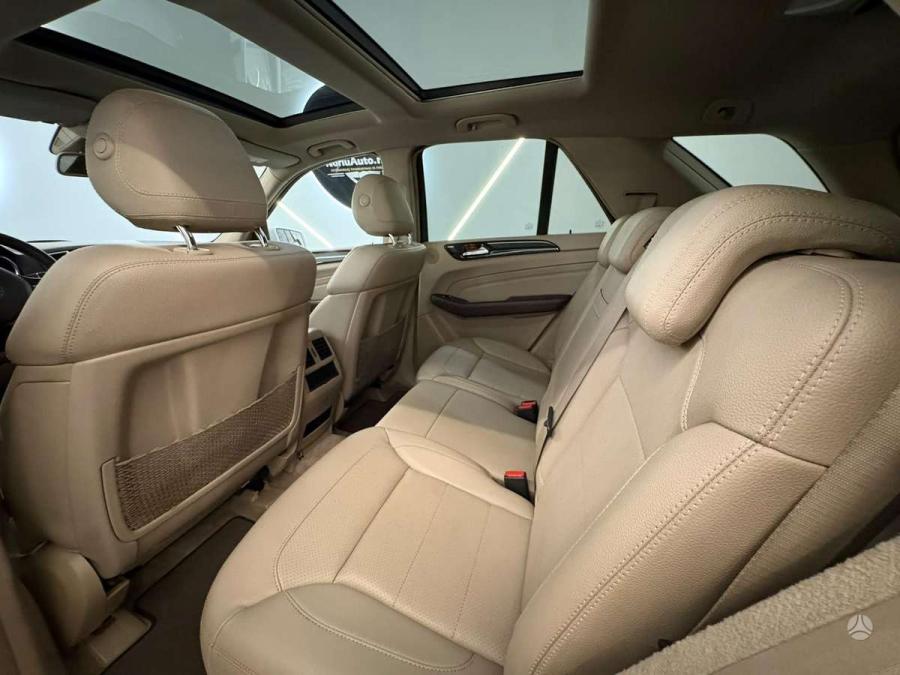 Balts Mercedes-Benz ML 350 2014 Marijampole, ar dzinēja tilpumu 2.99 L un nobraukumu 303 tūkst. km par 14450 €, foto 20 vietnē AUTOMOTO.COM.LV