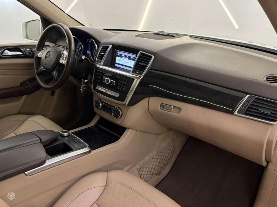 Balts Mercedes-Benz ML 350 2014 Marijampole, ar dzinēja tilpumu 2.99 L un nobraukumu 303 tūkst. km par 14450 €, foto 21 vietnē AUTOMOTO.COM.LV