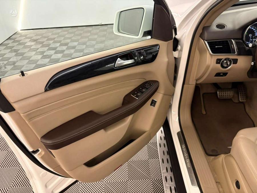 Balts Mercedes-Benz ML 350 2014 Marijampole, ar dzinēja tilpumu 2.99 L un nobraukumu 303 tūkst. km par 14450 €, foto 27 vietnē AUTOMOTO.COM.LV