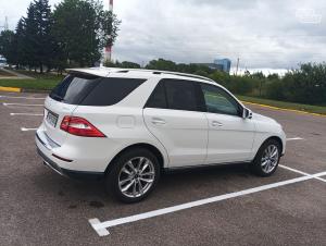 Белый Мерседес МЛ 350 2014 в Клайпеда, объемом двигателя 3.50 л и пробегом 200 тыс. км за 16600 €, фото 9 на AUTOMOTO.COM.LV