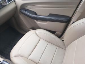 White Mercedes-Benz ML 350 2014 in Klaipeda, with an engine capacity of 3.50 L and mileage of 200 thousand km for 16600 €, photo 21 on AUTOMOTO.COM.LV