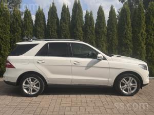 Белый Мерседес МЛ 350 2014 в Рига, объемом двигателя 3.00 л и пробегом 215 тыс. км за 17950 €, фото 3 на AUTOMOTO.COM.LV