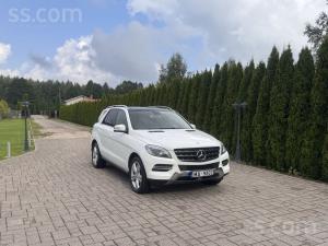 Белый Мерседес МЛ 350 2014 в Рига, объемом двигателя 3.00 л и пробегом 215 тыс. км за 17950 €, фото 6 на AUTOMOTO.COM.LV