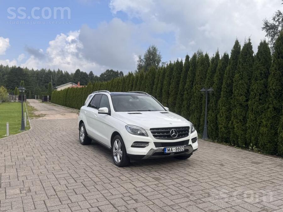 Белый Мерседес МЛ 350 2014 в Рига, объемом двигателя 3.00 л и пробегом 215 тыс. км за 17950 €, фото 6 на AUTOMOTO.COM.LV