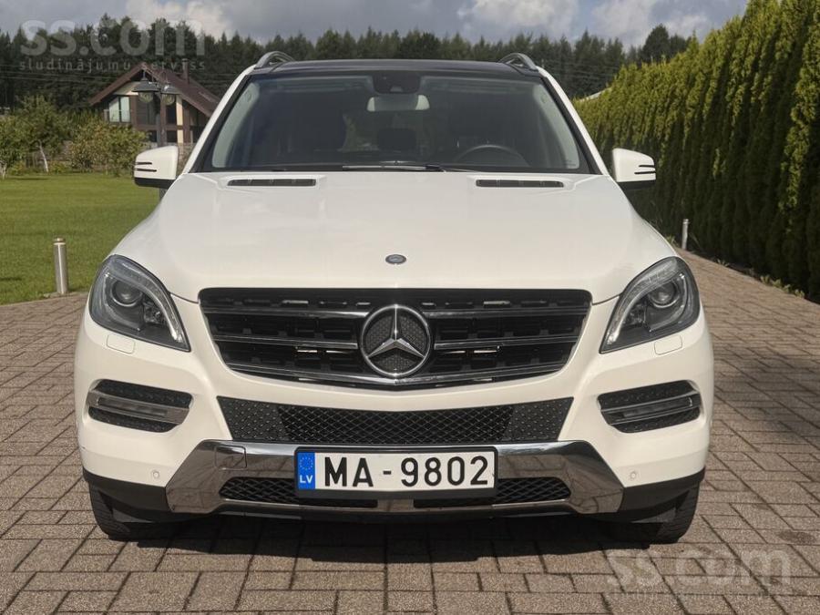 Белый Мерседес МЛ 350 2014 в Рига, объемом двигателя 3.00 л и пробегом 215 тыс. км за 17950 €, фото 8 на AUTOMOTO.COM.LV