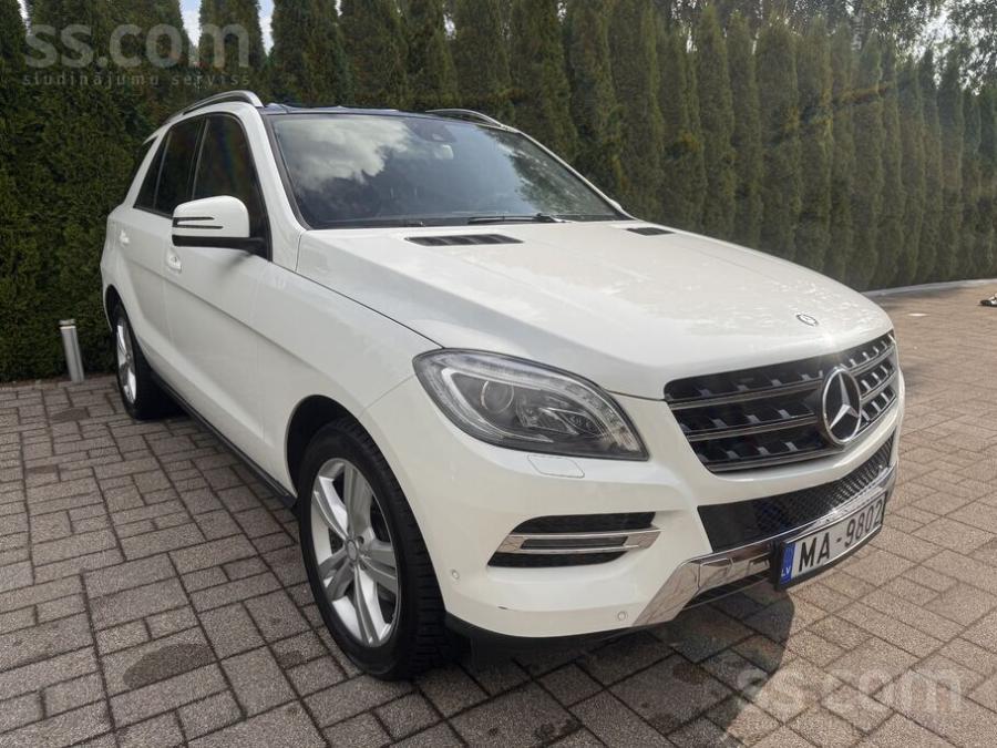 Белый Мерседес МЛ 350 2014 в Рига, объемом двигателя 3.00 л и пробегом 215 тыс. км за 17950 €, фото 10 на AUTOMOTO.COM.LV