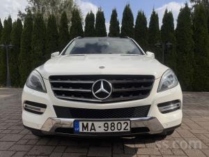 Белый Мерседес МЛ 350 2014 в Рига, объемом двигателя 3.00 л и пробегом 215 тыс. км за 17950 €, фото 11 на AUTOMOTO.COM.LV
