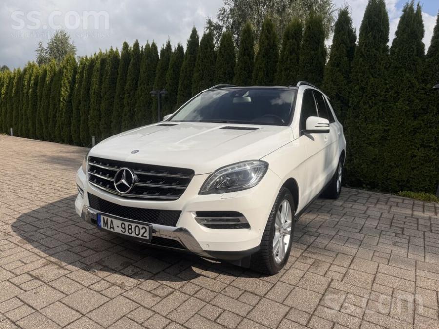 Белый Мерседес МЛ 350 2014 в Рига, объемом двигателя 3.00 л и пробегом 215 тыс. км за 17950 €, фото 12 на AUTOMOTO.COM.LV