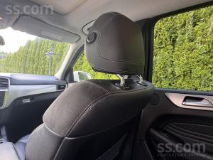 Белый Мерседес МЛ 350 2014 в Рига, объемом двигателя 3.00 л и пробегом 215 тыс. км за 17950 €, фото 21 на AUTOMOTO.COM.LV