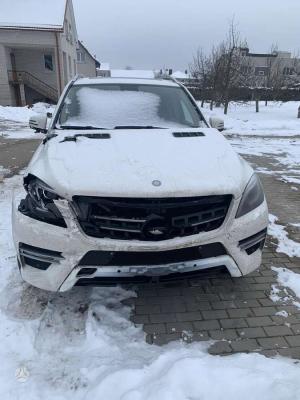 Balts Mercedes-Benz ML 350 2015 Prienai, ar dzinēja tilpumu 3.50 L un nobraukumu 180 tūkst. km par 13000 €, foto  vietnē AUTOMOTO.COM.LV