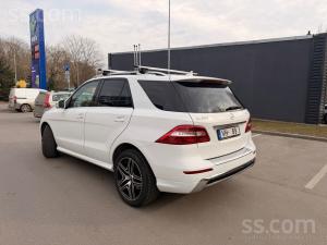 Balts Mercedes-Benz ML 350 2015 Rīga, ar dzinēja tilpumu 3.00 L un nobraukumu 260 tūkst. km par 17499 €, foto 4 vietnē AUTOMOTO.COM.LV