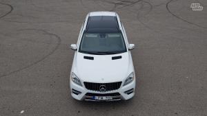 White Mercedes-Benz ML 350 2015 in Vilnius, with an engine capacity of 3.00 L and mileage of 120 thousand km for 21999 €, photo 4 on AUTOMOTO.COM.LV