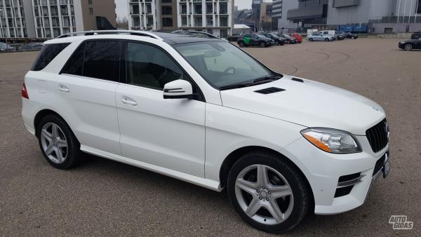 White Mercedes-Benz ML 350 2015 in Vilnius, with an engine capacity of 3.00 L and mileage of 120 thousand km for 21999 €, photo 5 on AUTOMOTO.COM.LV