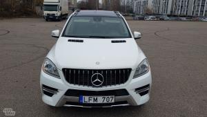 White Mercedes-Benz ML 350 2015 in Vilnius, with an engine capacity of 3.00 L and mileage of 120 thousand km for 21999 €, photo 8 on AUTOMOTO.COM.LV