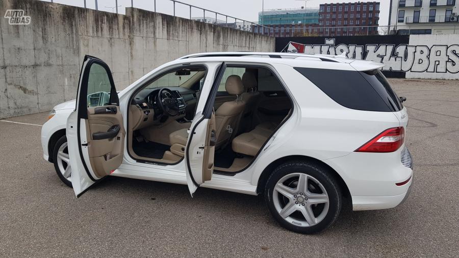 White Mercedes-Benz ML 350 2015 in Vilnius, with an engine capacity of 3.00 L and mileage of 120 thousand km for 21999 €, photo 12 on AUTOMOTO.COM.LV