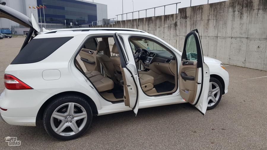 White Mercedes-Benz ML 350 2015 in Vilnius, with an engine capacity of 3.00 L and mileage of 120 thousand km for 21999 €, photo 13 on AUTOMOTO.COM.LV