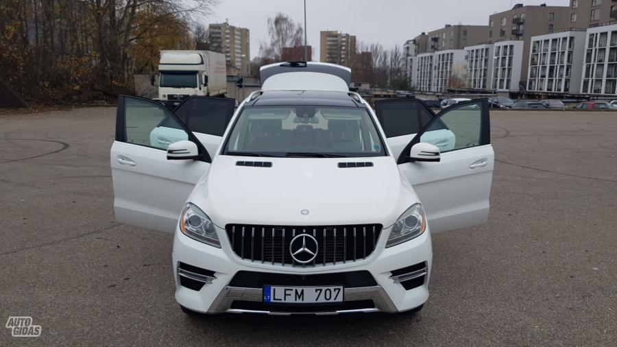 White Mercedes-Benz ML 350 2015 in Vilnius, with an engine capacity of 3.00 L and mileage of 120 thousand km for 21999 €, photo 14 on AUTOMOTO.COM.LV