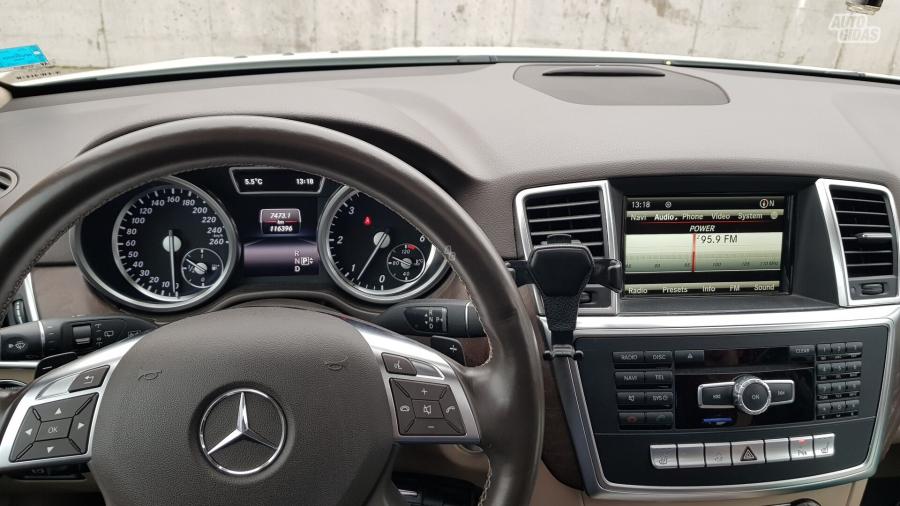 White Mercedes-Benz ML 350 2015 in Vilnius, with an engine capacity of 3.00 L and mileage of 120 thousand km for 21999 €, photo 19 on AUTOMOTO.COM.LV