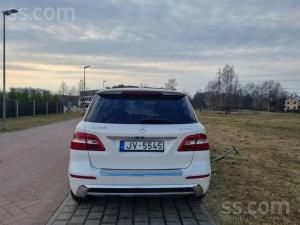 Белый Мерседес МЛ 350 2015 в Рига, объемом двигателя 3.00 л и пробегом 262 тыс. км за 17390 €, фото 6 на AUTOMOTO.COM.LV