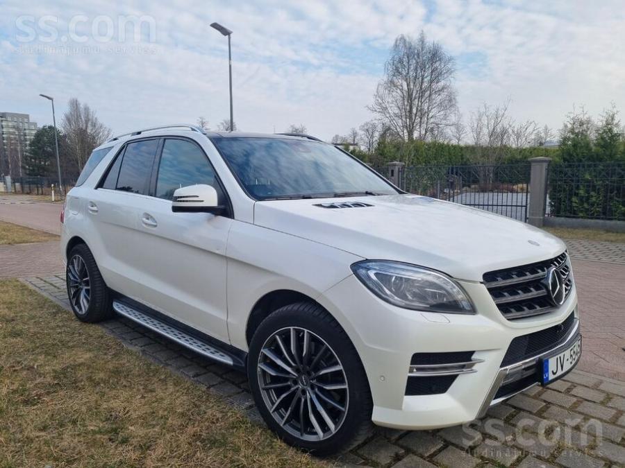 Белый Мерседес МЛ 350 2015 в Рига, объемом двигателя 3.00 л и пробегом 262 тыс. км за 17390 €, фото 9 на AUTOMOTO.COM.LV