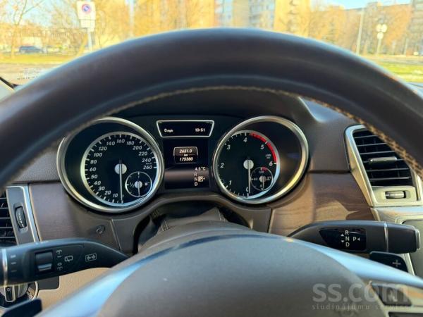 Balts Mercedes-Benz ML 350 2015 Rīga, ar dzinēja tilpumu 3.00 L un nobraukumu 175 tūkst. km par 18800 €, foto 5 vietnē AUTOMOTO.COM.LV